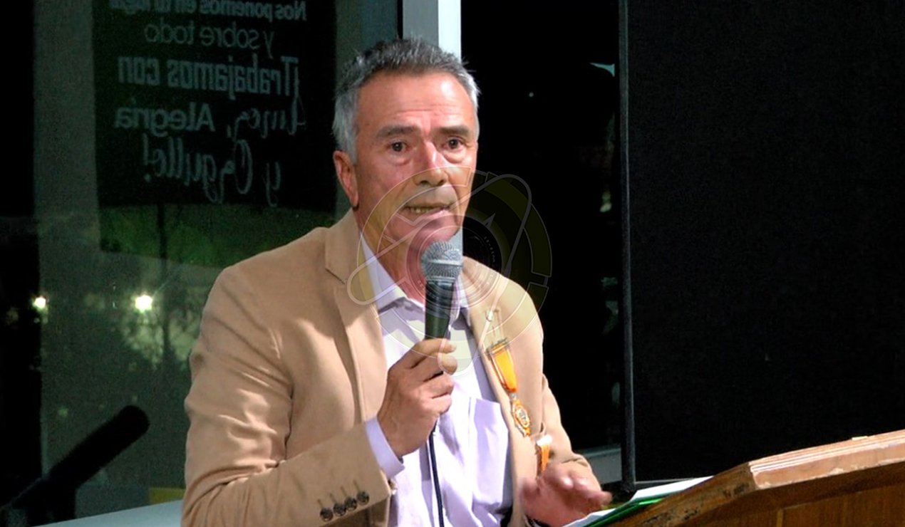 Senado reconoce al periodista de la región Óscar Castaño